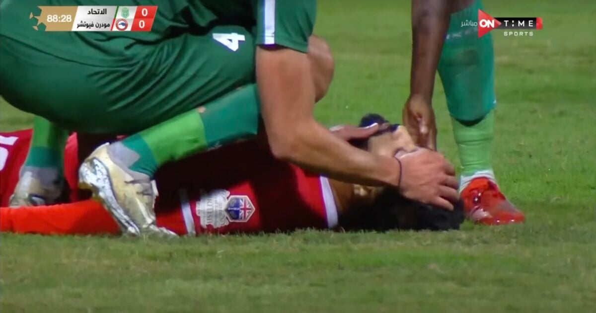 30-Year-Old Egyptian Football Player Collapses Mid-Game and Stops ...